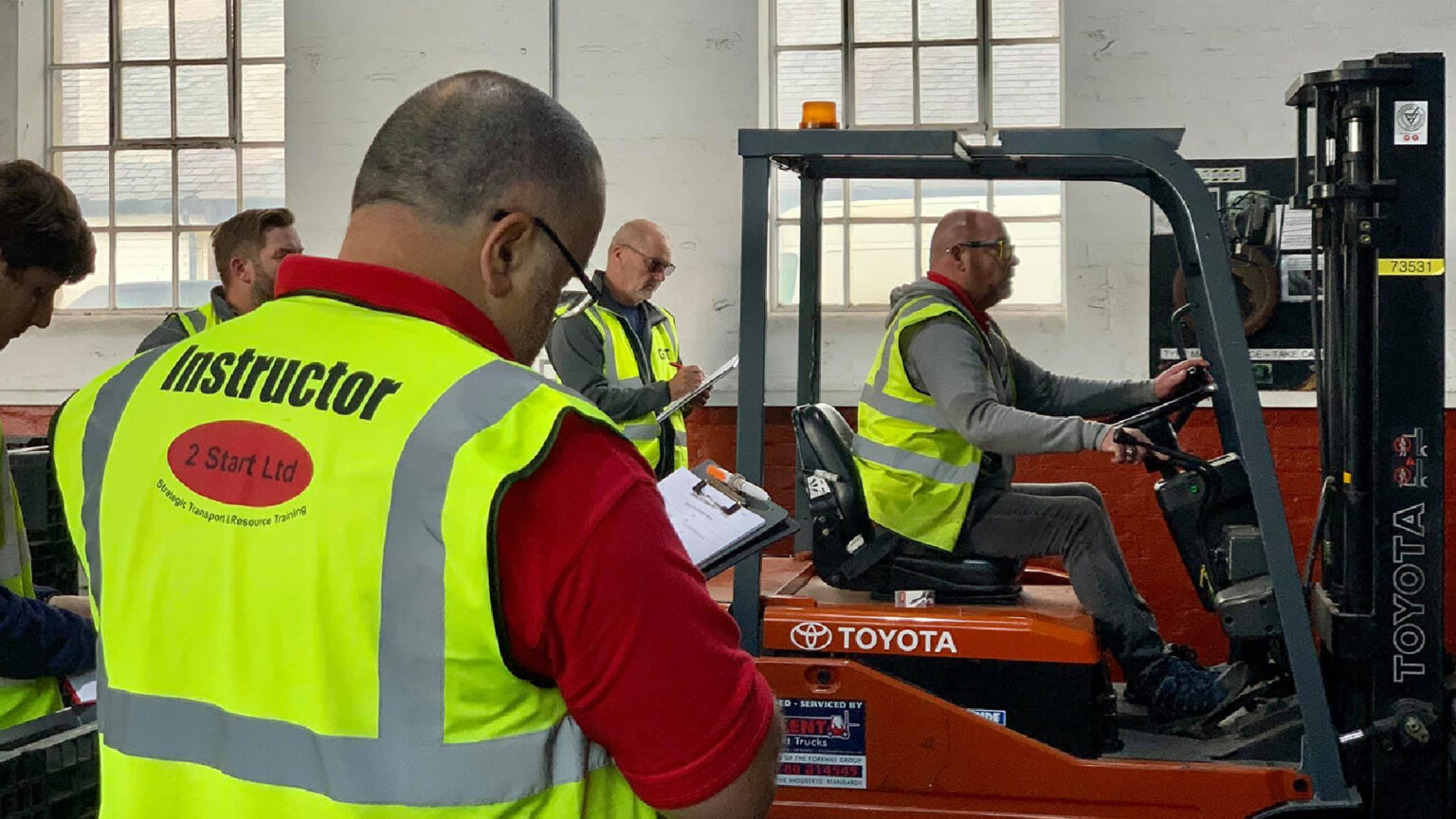 Your 6 Steps to Working in the Logistics Sector | 2 Start Ltd